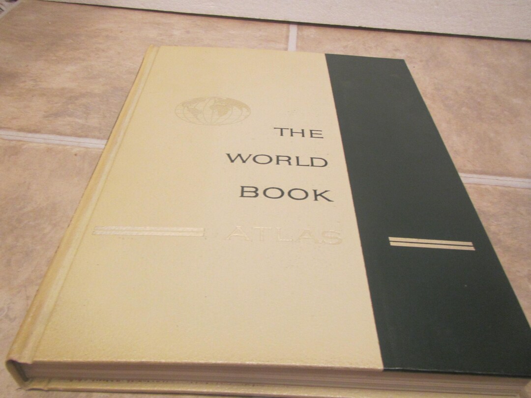 1970 WORLD BOOK World Atlas, Green and White .oversize Book, Sofa Table ...