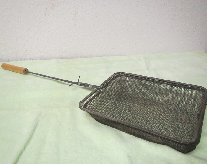 Vintage Wire Mesh Campfire POPCORN POPPING BASKET With Long Metal and ...