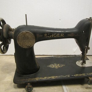Antique Oct. 1927 SINGER SEWING MACHINE Sn. AB608658 Manufactured ...