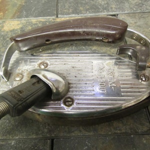 Vintage K M GAD-A-BOUT Travel Iron, Folding Iron # 17-500** Knapp ...