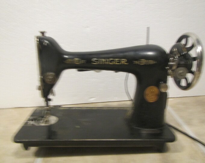 Antique 1927 SINGER SEWING MACHINE Sn. AB751502 Manufactured in July 28 ...