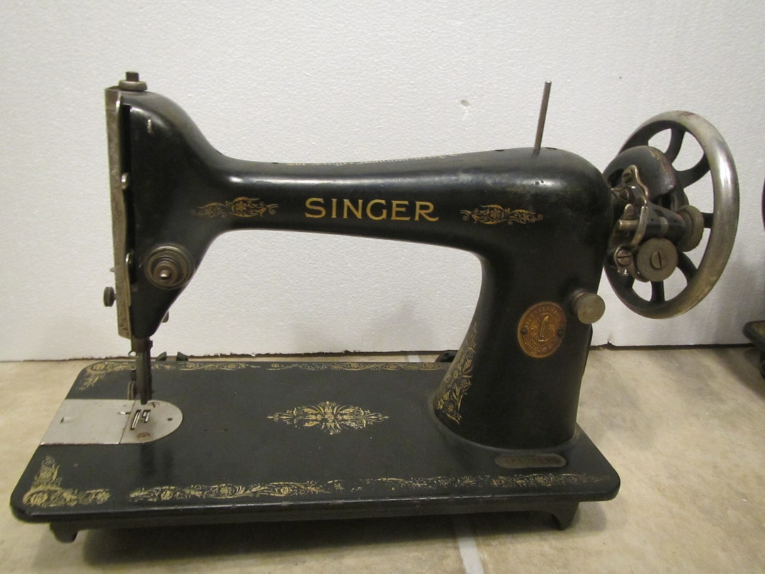 Antique Oct. 1927 SINGER SEWING MACHINE Sn. AB608658 Manufactured ...