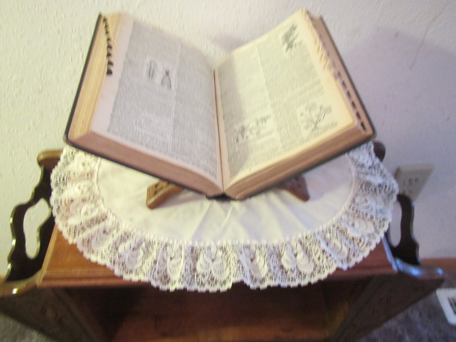 Carved Wood Book Rest Folding Book Rest Holds Books Open | Etsy