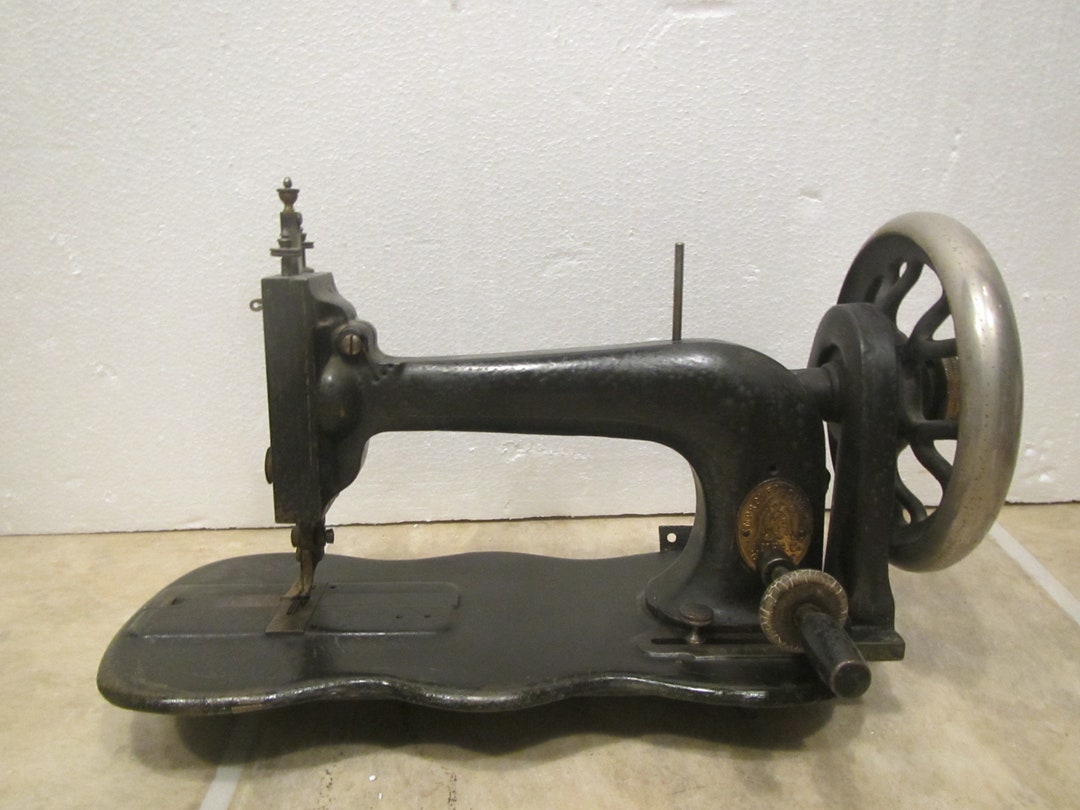 Antique Very Old 1800's SINGER SEWING MACHINE Sn. 256816 Manufactured ...