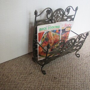 Decorative Woven Metal Magazine Rack , Antique Look Magazine Stand ...