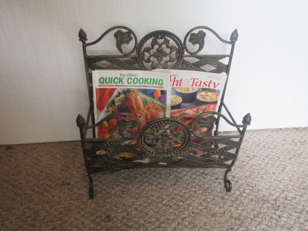 Decorative Woven Metal Magazine Rack , Antique Look Magazine Stand ...