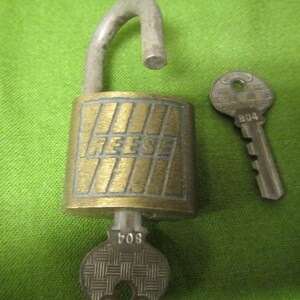 Vintage REESE Padlock With 2 Keys, Reese Lock in Good Working Condition ...