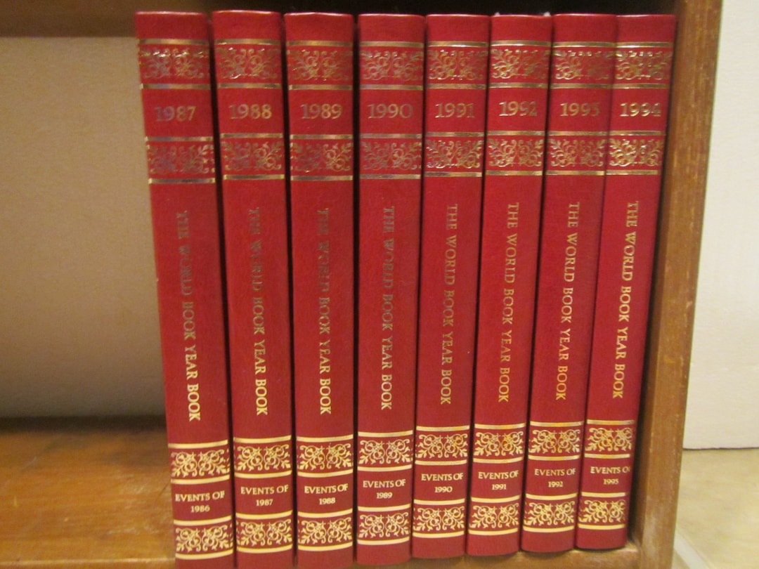 WORLD BOOK ENCYCLOPEDIA Yearbooks , Red * Choice of 1981,82,83,84,85,86 ...