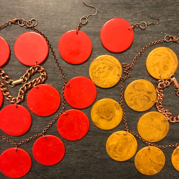 Vintage 1930's 1940’s Bakelite Catalin Charm Bracelet… - Gem