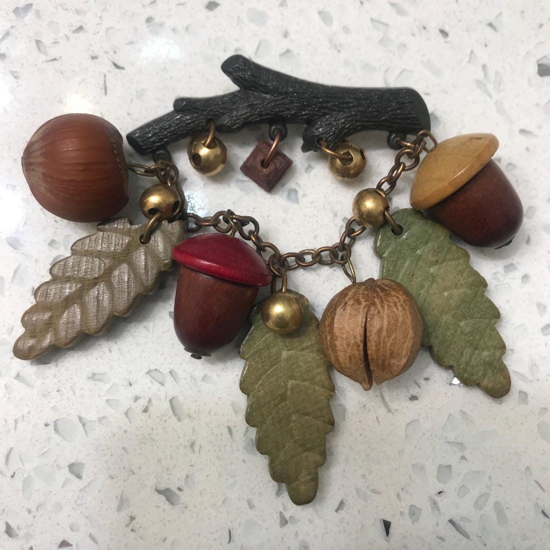 Vintage 1930’s 1940’s Carved Wooden Acorn and Leaves Brass Brooch ...