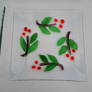 Holly Leaves W/ Berries Art Glass Appetizer Plates 5 1/4" Set of 4 ...