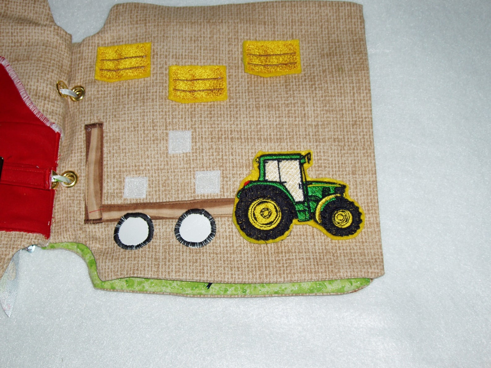 This Unique Farm Book Teaches Developmental Skills Using Removable Farm ...