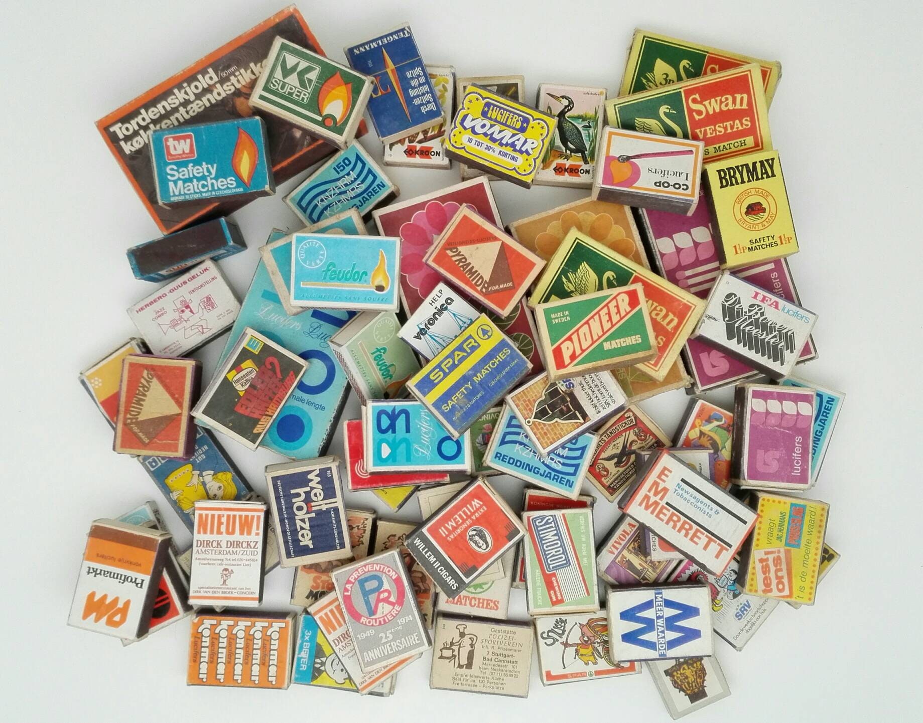 Lot of 70 Vintage 1930s 1970s International Matchboxes Art ...