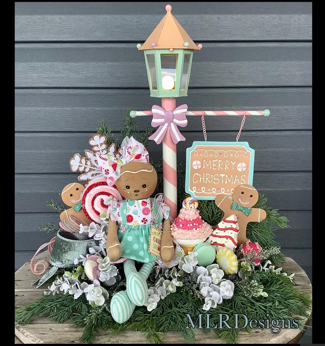 Sweet Gingerbread Christmas Lampost Arrangement, Battery Operated Light ...