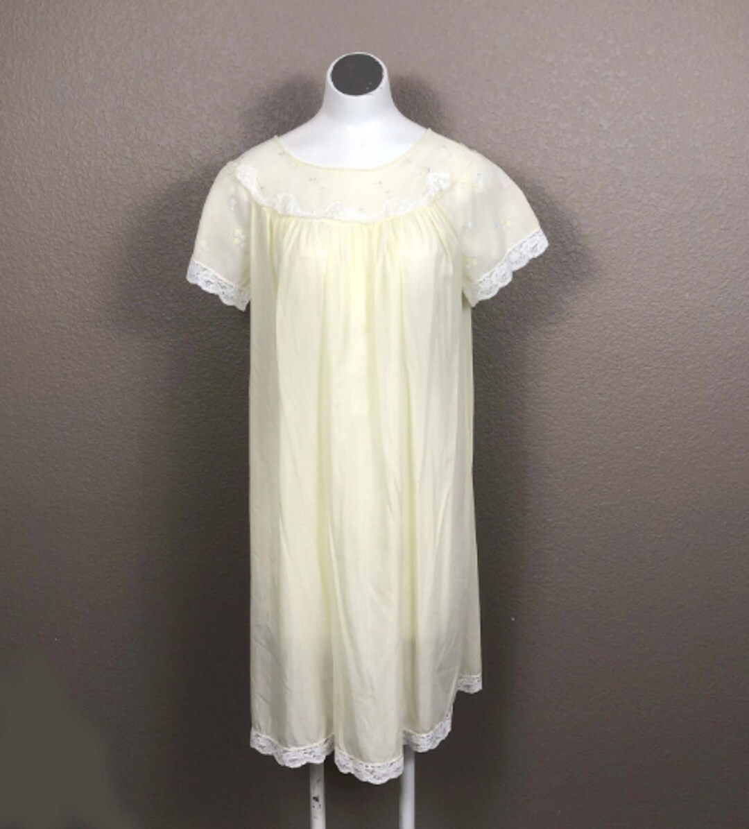 Sears Vintage Delicate Yellow Flower Embroidered Night Gown Sz 32-34 - Etsy