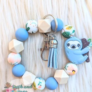 Beaded Sloth Keychain Bracelet - Etsy