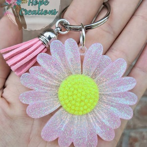 Light Pink Daisy Glitter Keychain - Etsy