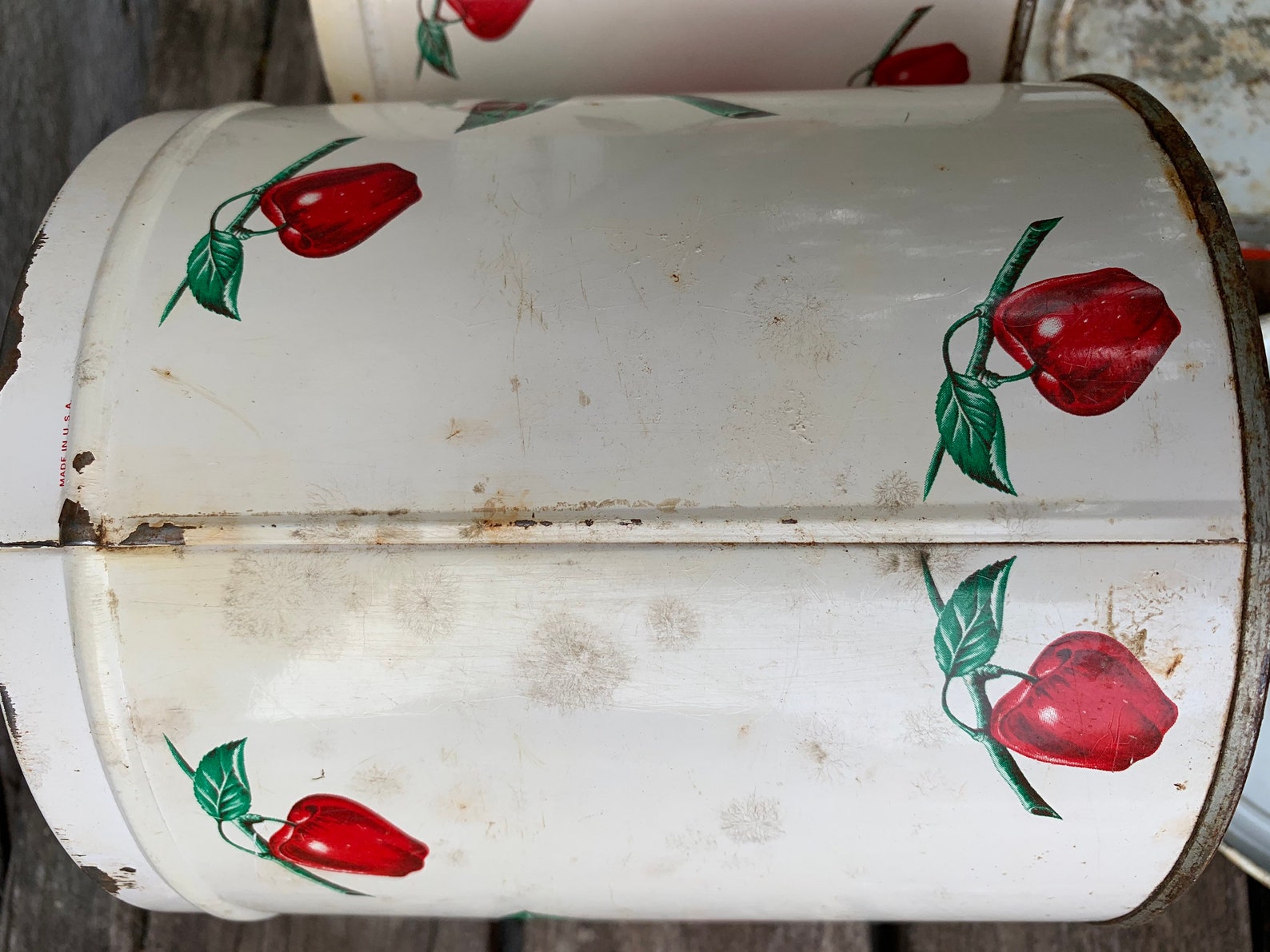 Apple Tin Canister Set White Red Metal Vintage Kitsch Kitschy Mid ...