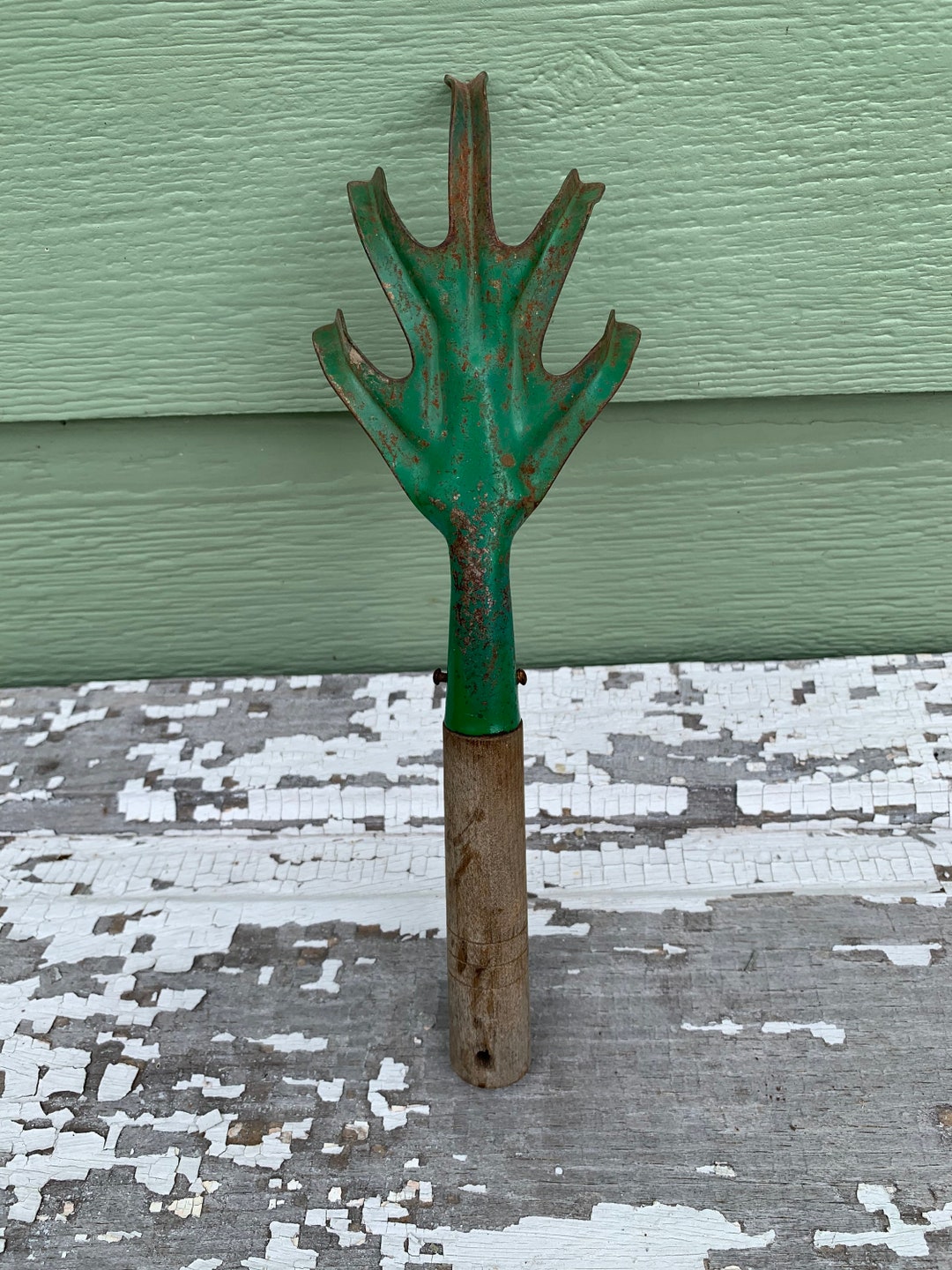 Green Garden Hand Rake Claw Digger Wood Handle Tool Shabby Chippy ...