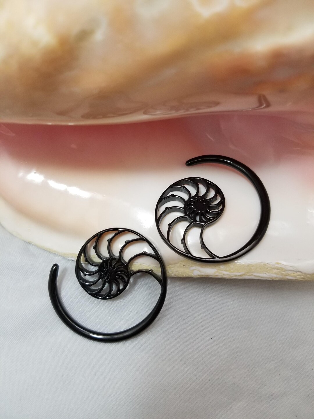 Elegant Black Plated Steel Hangers With Spiral Shell Design 6G Gauge - Pair - Etsy