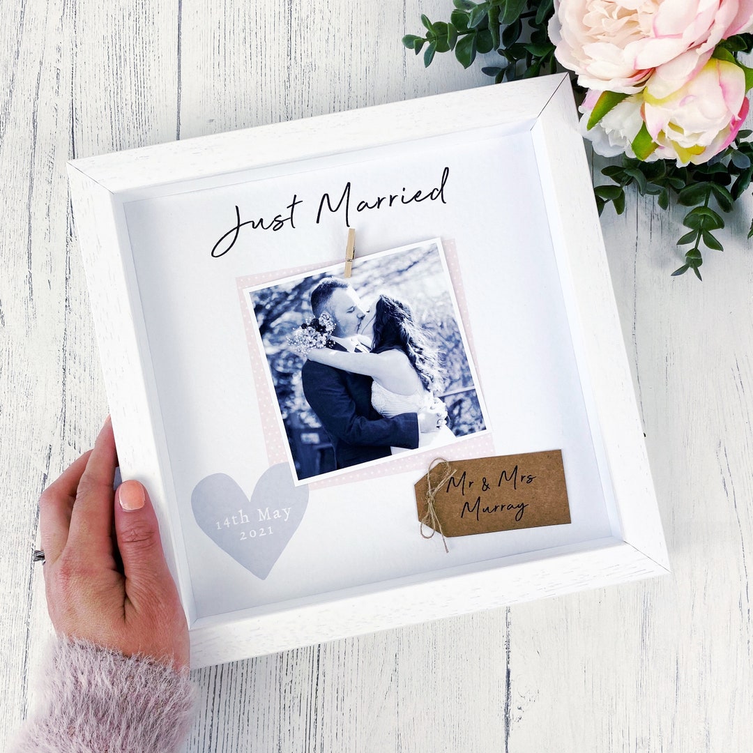 Just Married Photo Frame- Personalised Wedding Gift - Wedding Keepsake ...