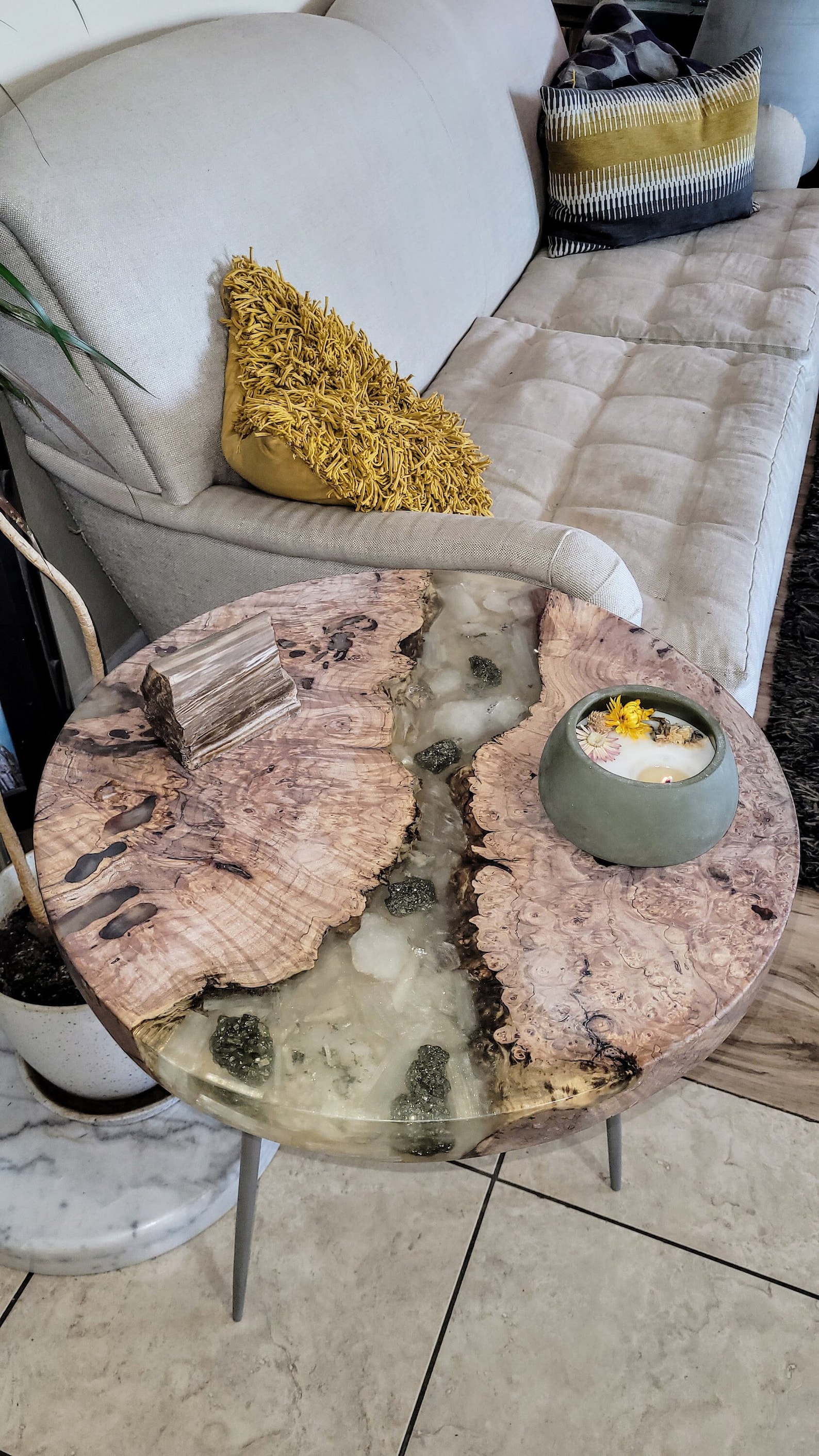 Round Cocktail Wood+crystal River Rock Table, Selenite, Quartz, Pyrite ...