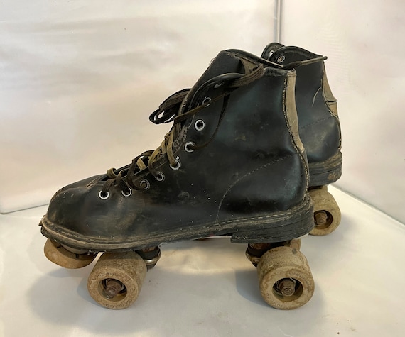 Vintage Black Roller Rink Skates - Gem