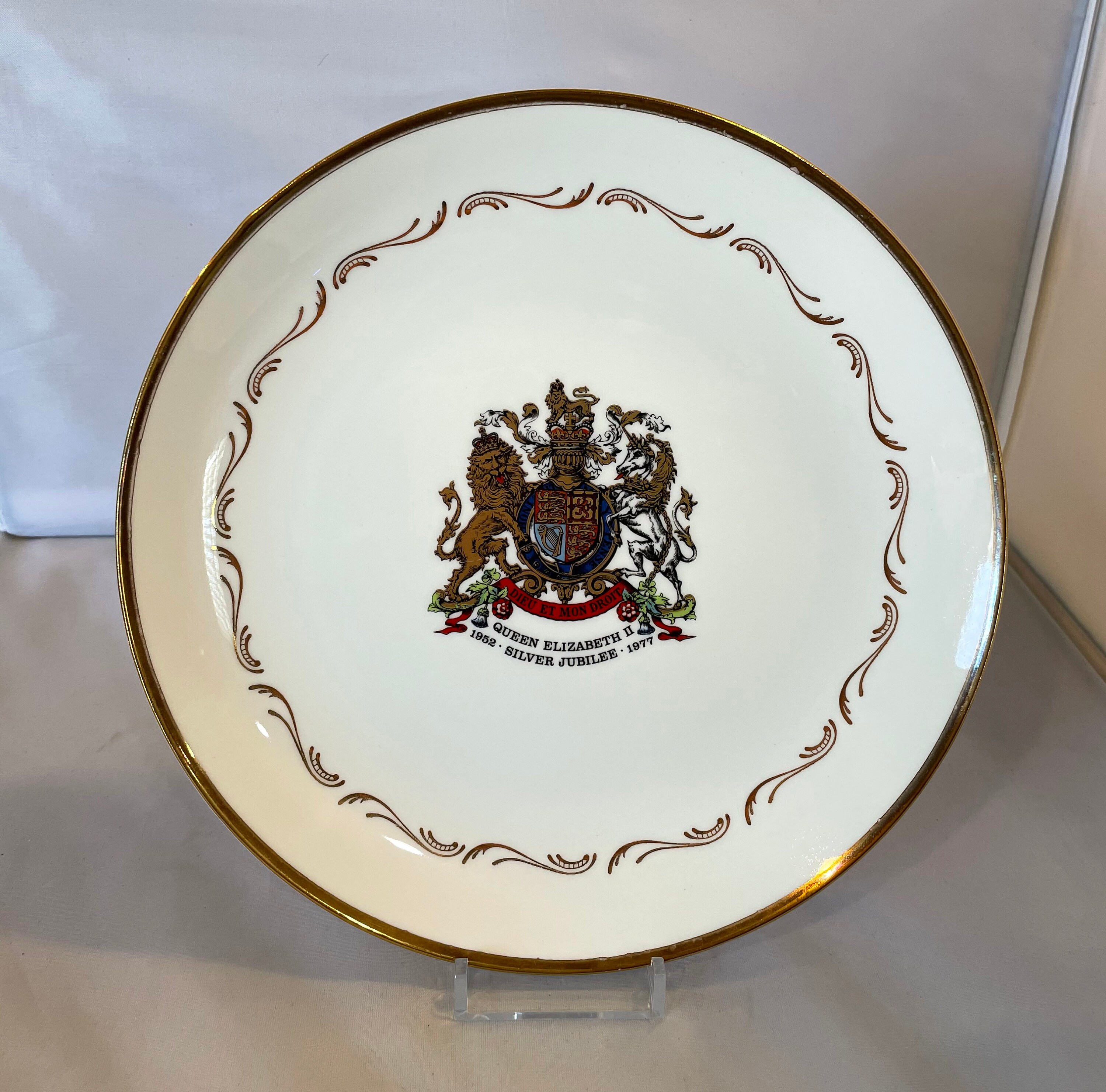 Commemorative Plate of Queen Elizabeth's Silver Jubilee - Etsy Australia