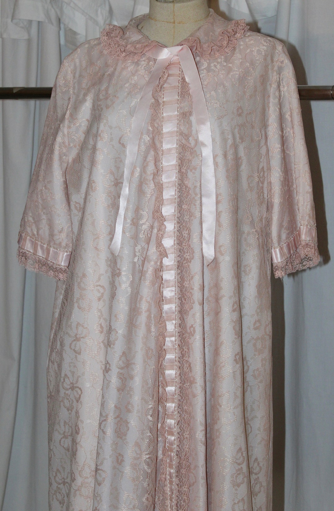 Vintage Odette Barsa Set Maxi Robe and Gown, Pale Pink Lace Covered ...