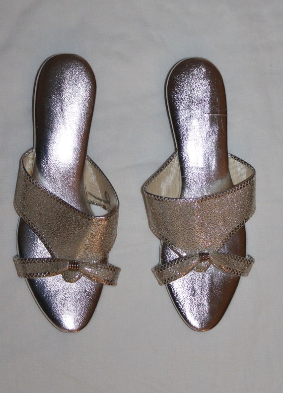 Vintage silver hostess slippers boudoir slippers Indo… - Gem