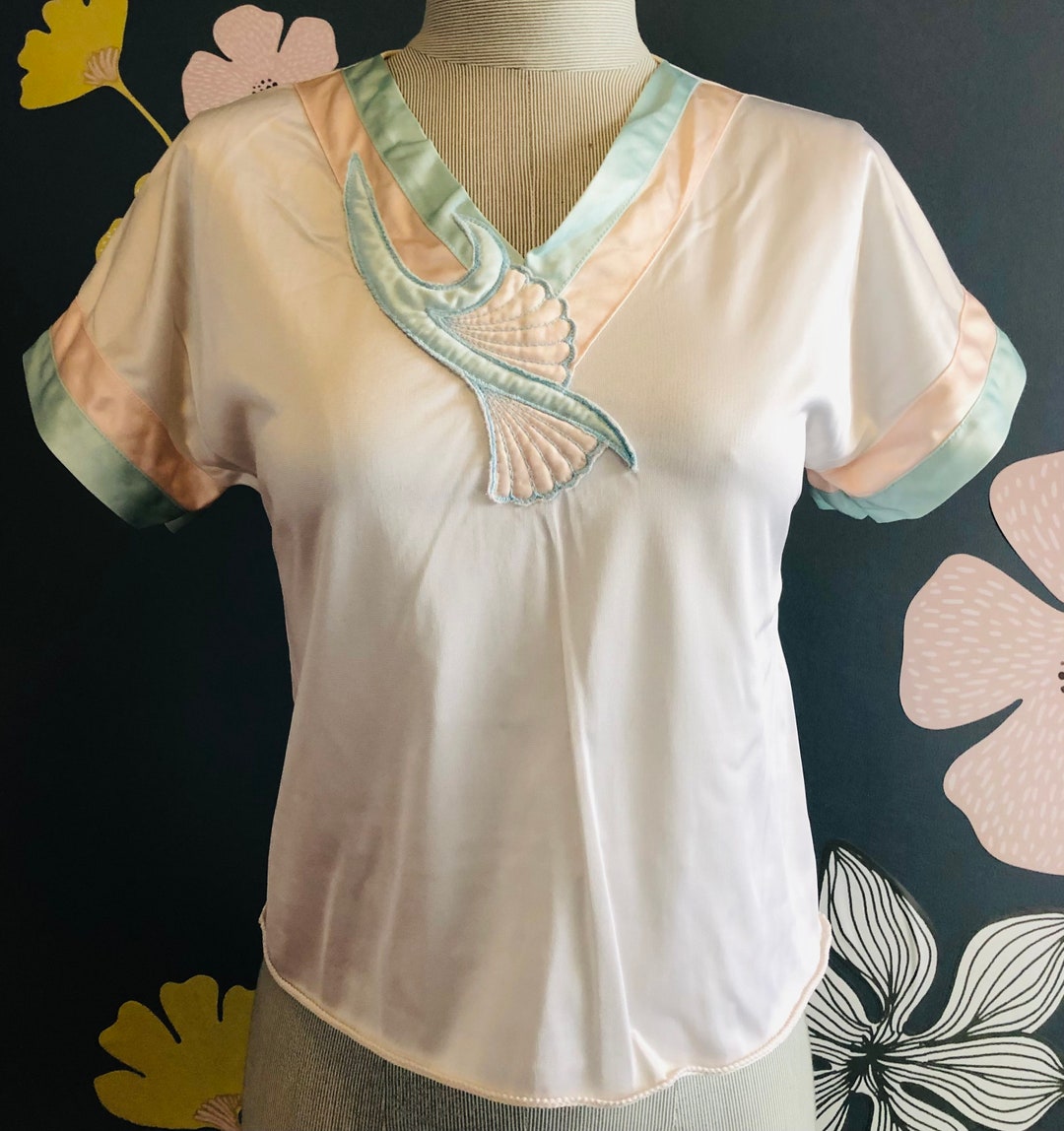 Vanity Fair 70s 80s Blue Pink Pajama Top With Puff Applique, XS 34 Bust ...