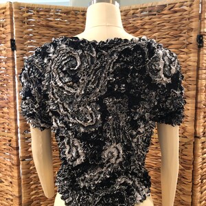 Popcorn Top, Black White Paisley Popcorn Top, 90s Bubble Shirt, Crinkle ...