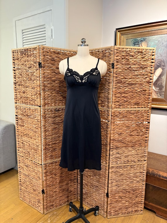 Vintage 1970s Black Nylon Slip, Vassarette Full Slip,… - Gem