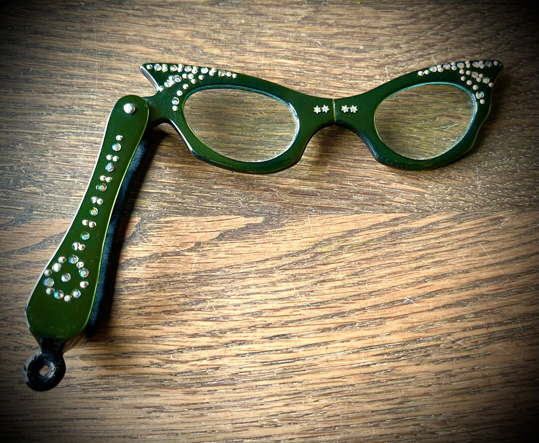 Vintage Lorgnet Foldable Green Stones Curios Brocante - Etsy