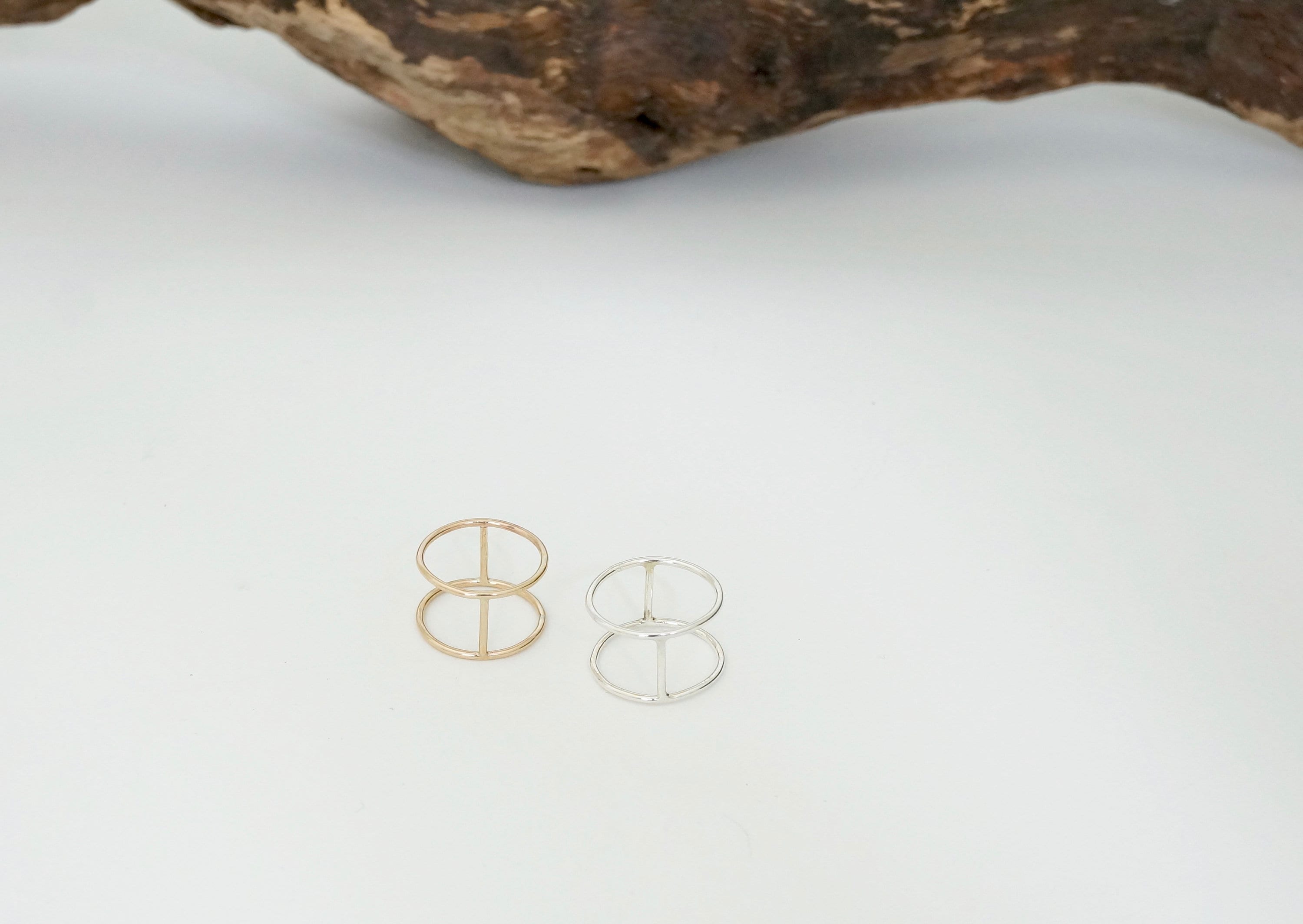 Anillo moderno de doble barra de plata/anillo de declaración - Etsy España