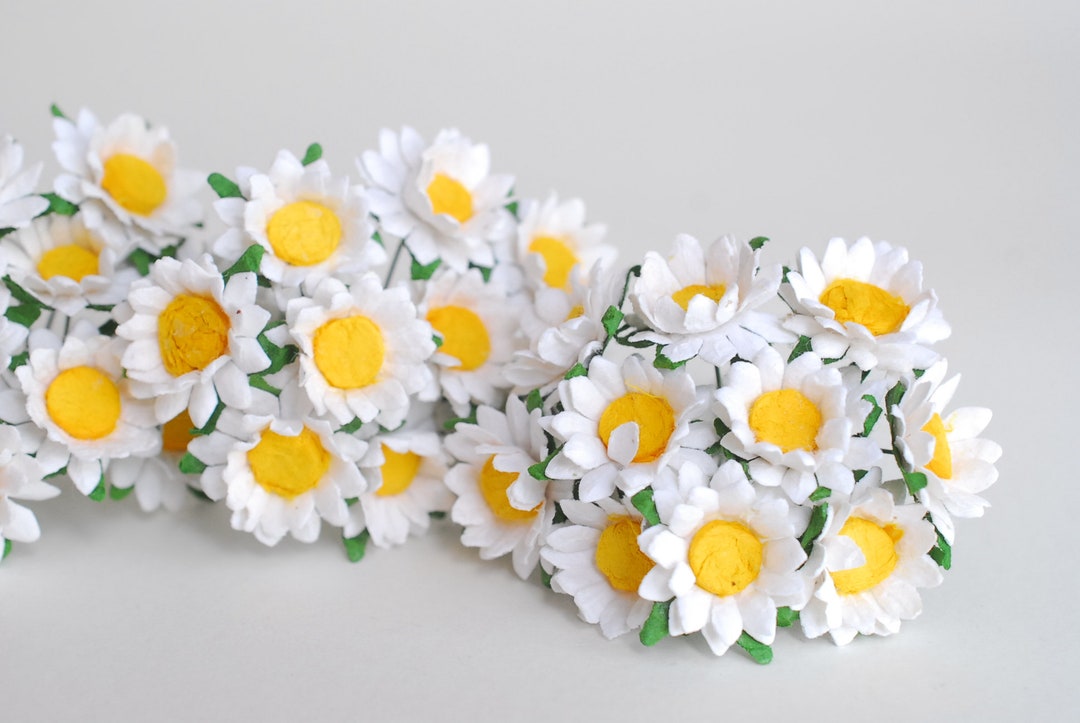 Handmade Paper Daisies: White & Yellow, 2.5cm, 50 Pcs - Etsy