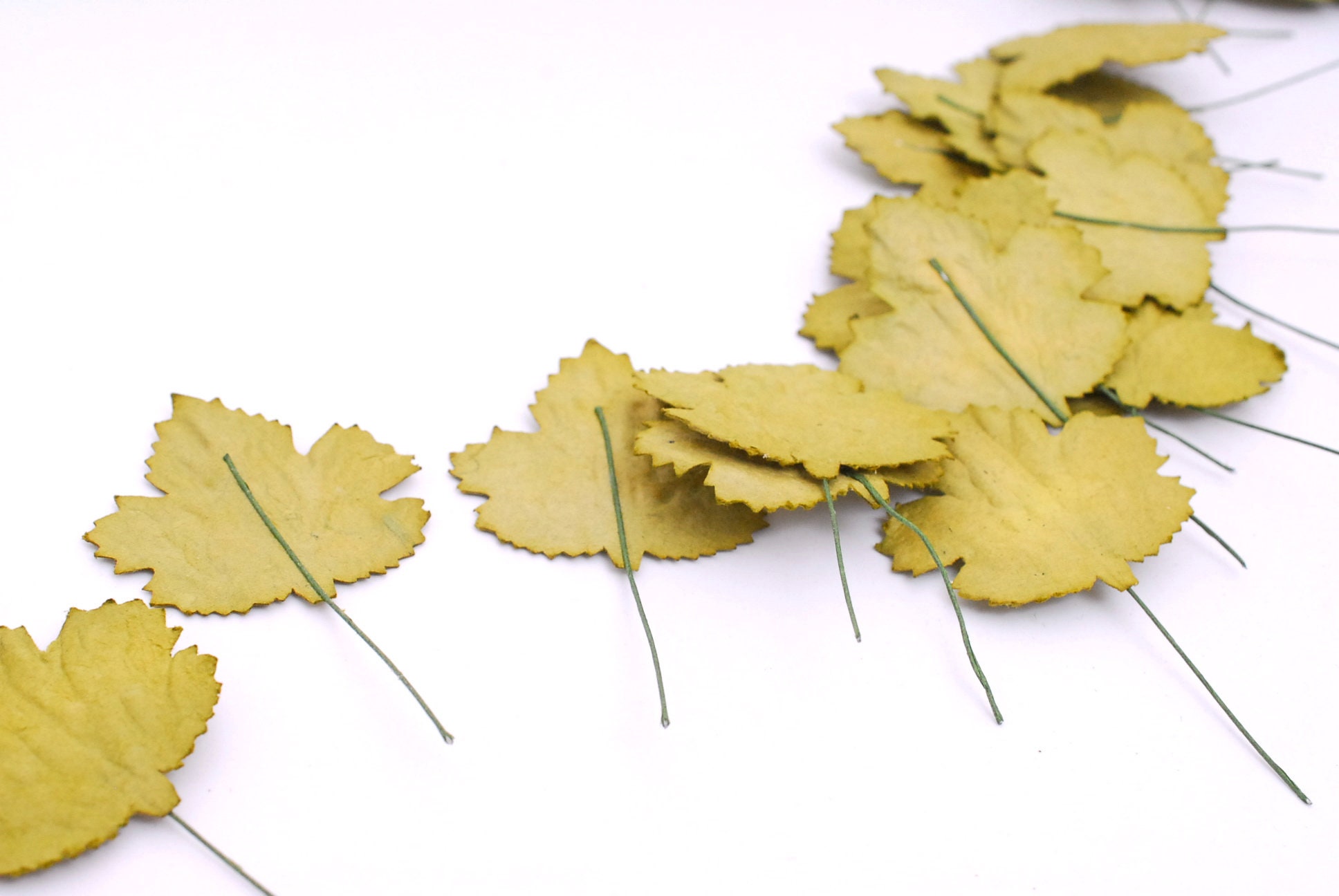 Paper Maple Leaves wedding supplies ready for use: 50 pcs. | Etsy