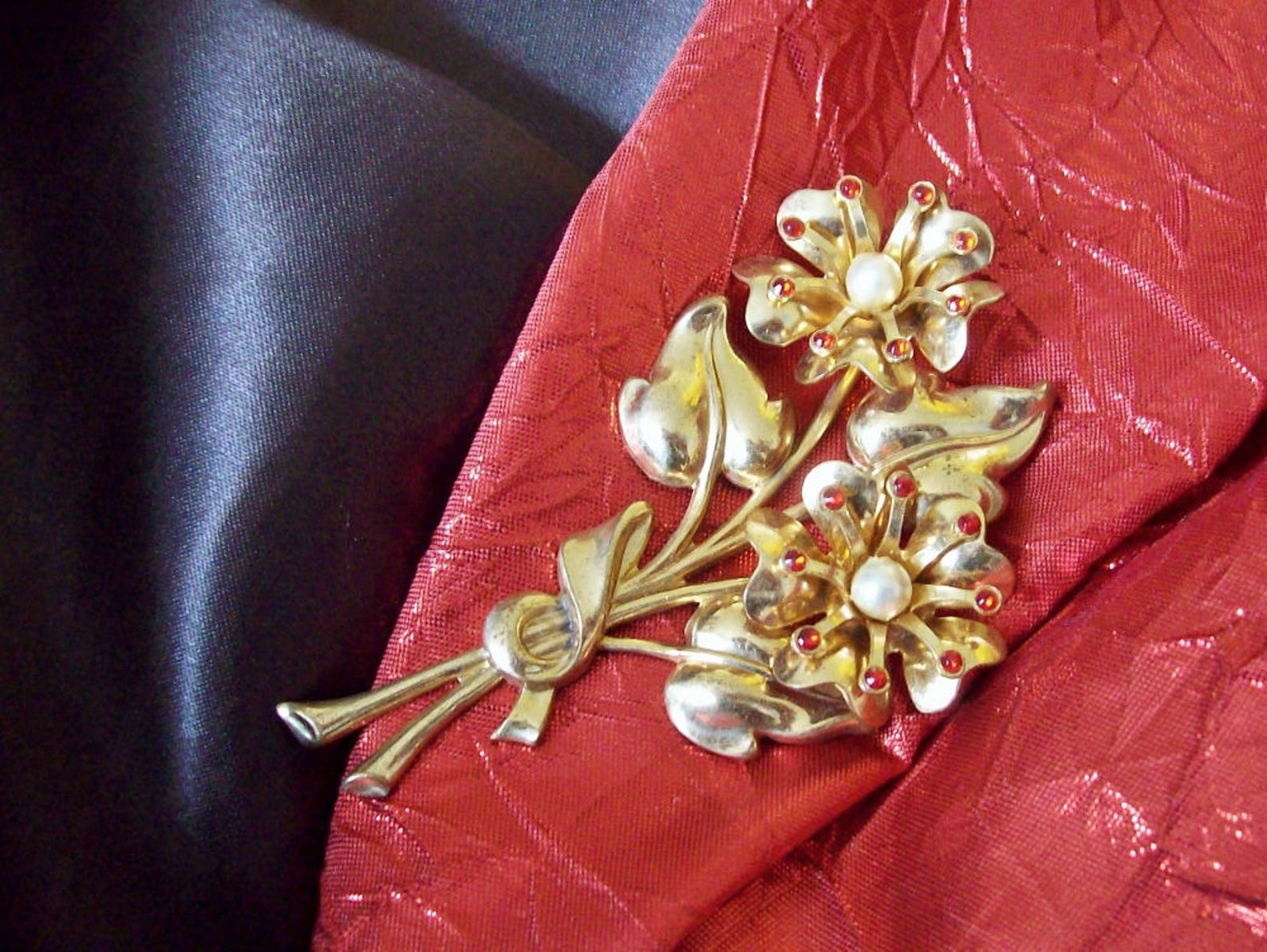 CORO Brooch Flowers and Ribbon Embellished With Faux Pearls - Etsy