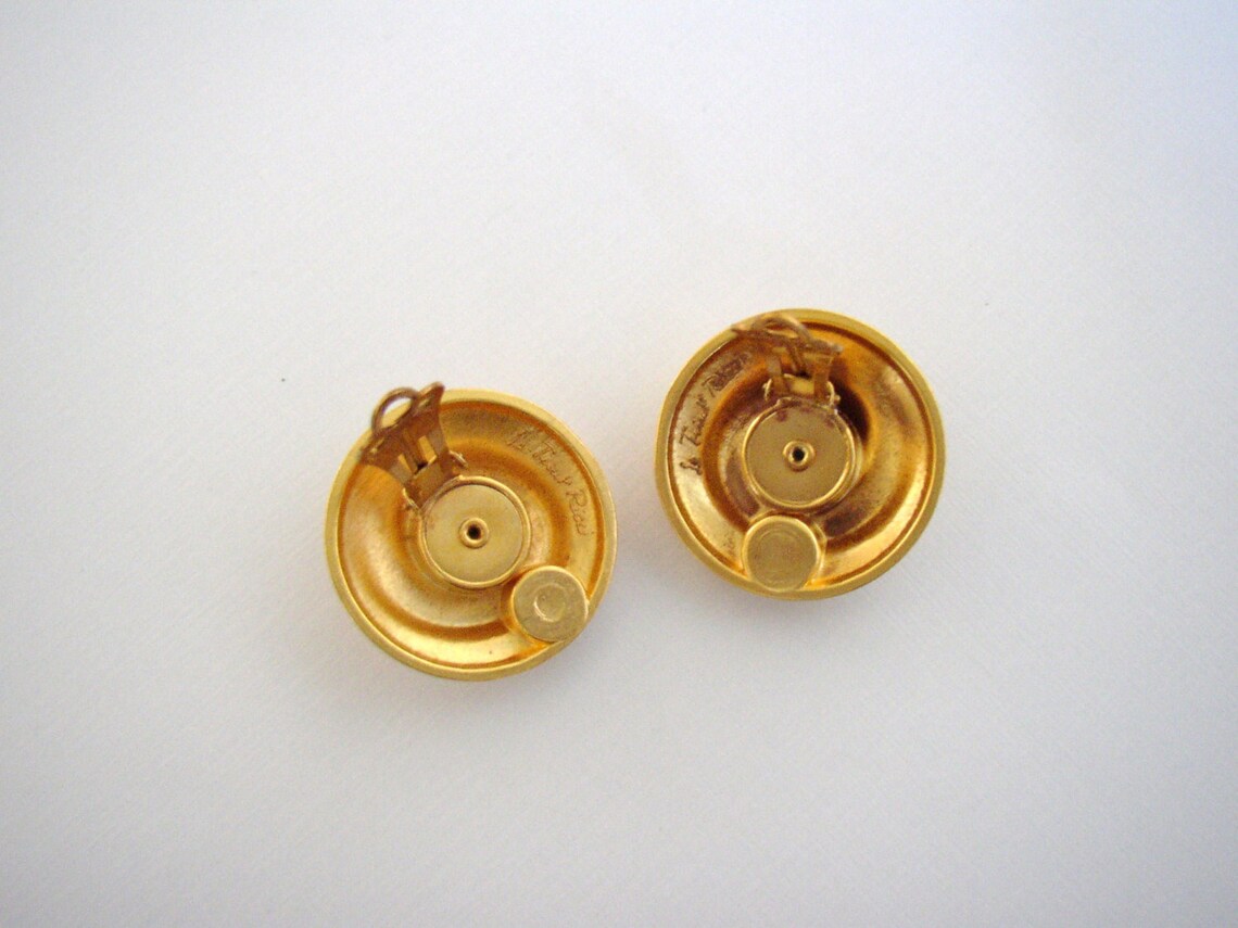 NINA RICCI Round clip on earrings marked Le Teint | Etsy