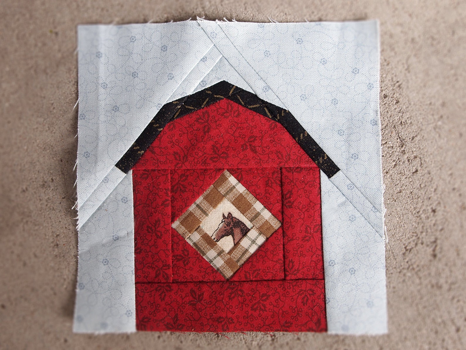Barn Paper Pieced Quilt Pattern in PDF - Etsy Canada