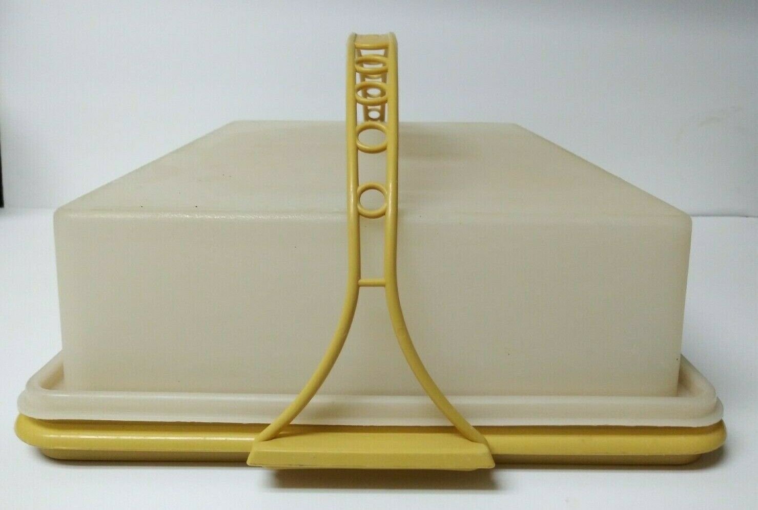 Tupperware, Sheet Cake Carrier With Handle, Base 622-harvest Gold, Lid ...
