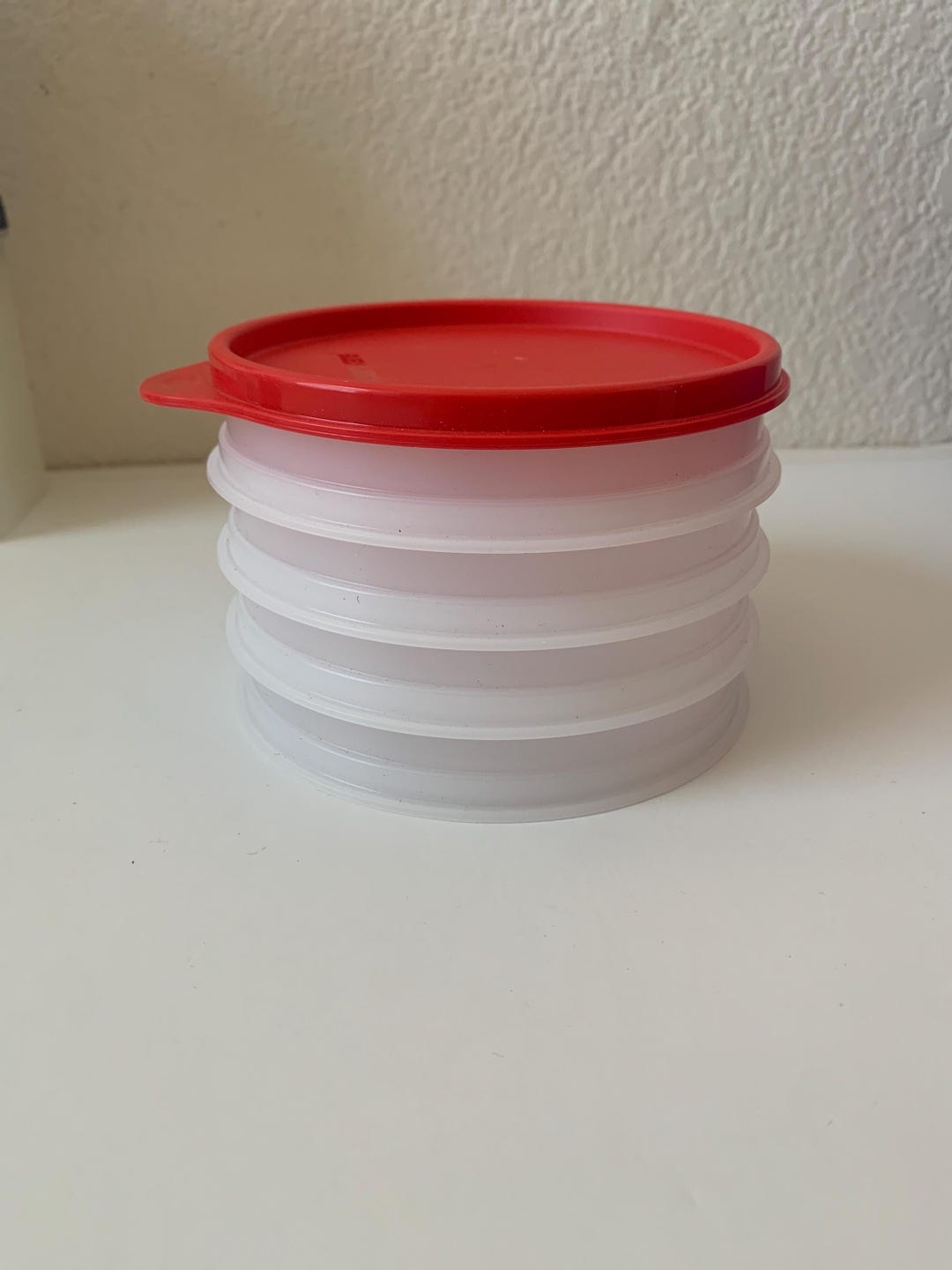 Tupperware Hamburger 4 Freezer Keeper Containers W/lid 5”x1” Stackable ...
