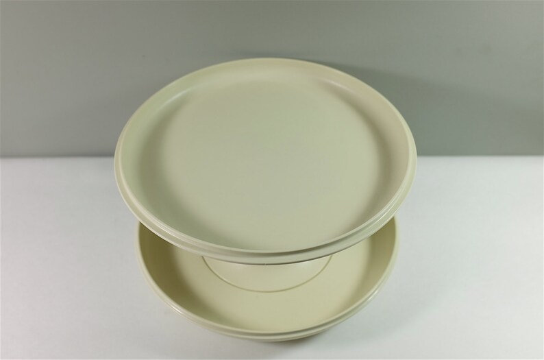 TUPPERWARE Cake Stand Pedestal Serve It All Dip Set Beige 1531, 1532 ...