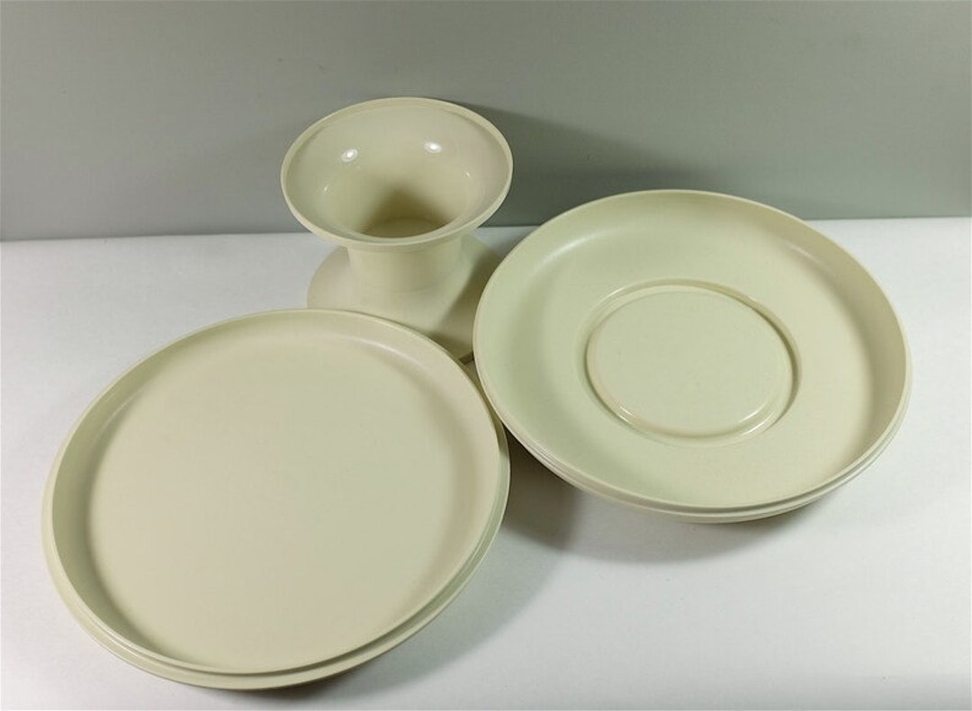 TUPPERWARE Cake Stand Pedestal Serve It All Dip Set Beige 1531, 1532 ...