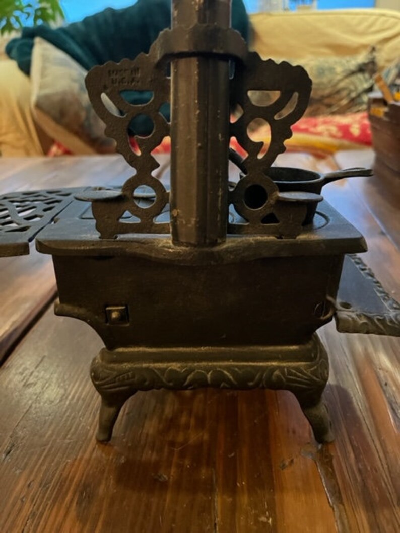 Vintage Iron Toy Stove by Crescent - Etsy