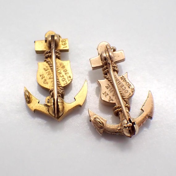 Delta Gamma Anchor Badge
