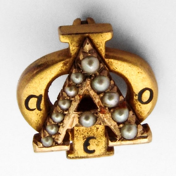 Alpha Phi Badge