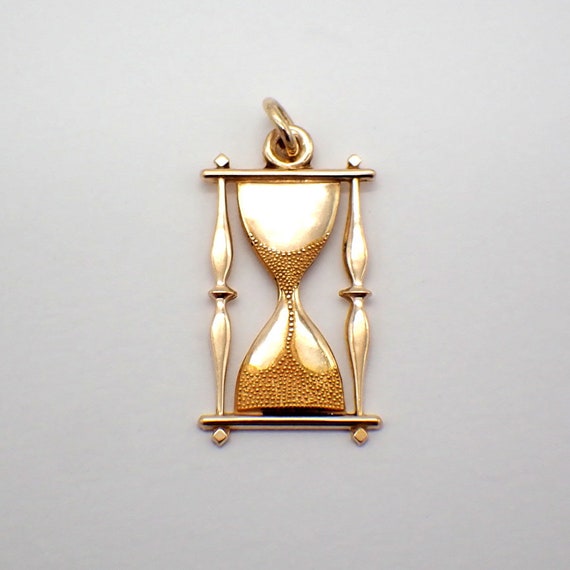 hourglass form charm pendant - Gem