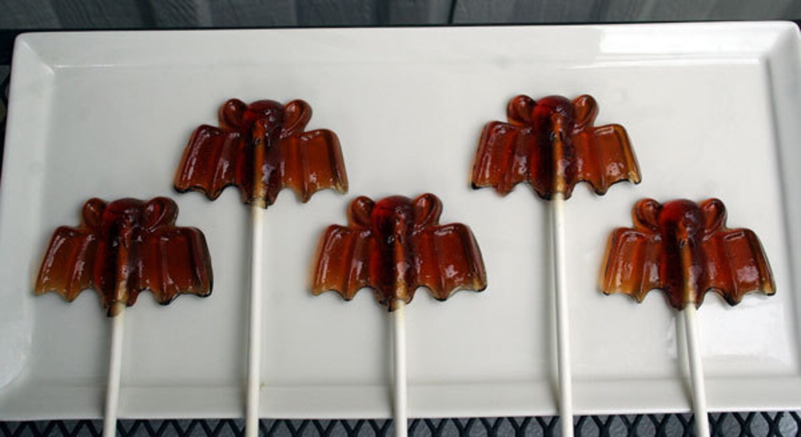 Halloween Vampire Bat Lollipops - Root Beer Flavor Hard Candy - 5 ...