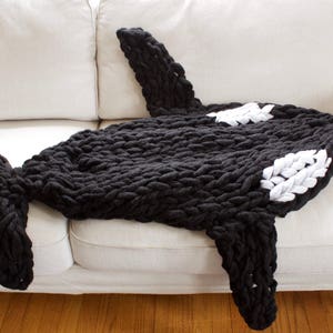 Arm Knitting Pattern // Orca Whale Blanket // Knit Tail Blanket ...